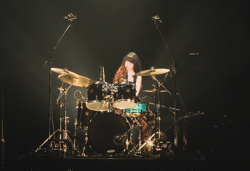 MPCを抱えて颯爽と現れた、Female FIPPER：MPC GIRL USAGI