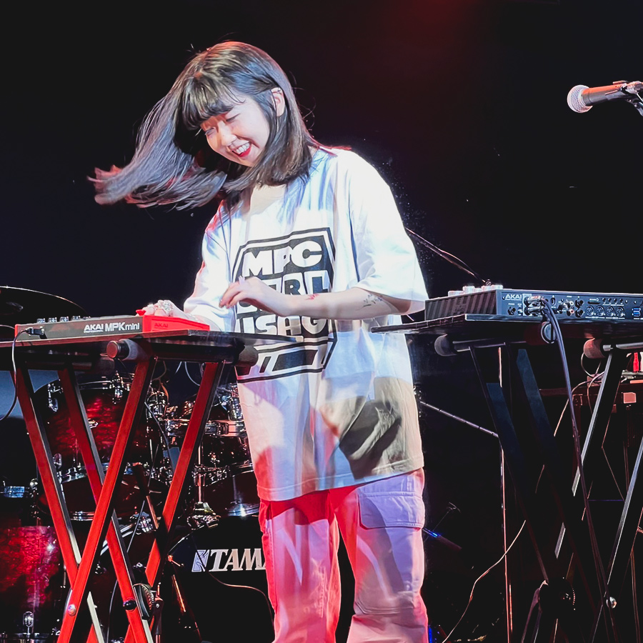 MPCを抱えて颯爽と現れた、Female FIPPER：MPC GIRL USAGI